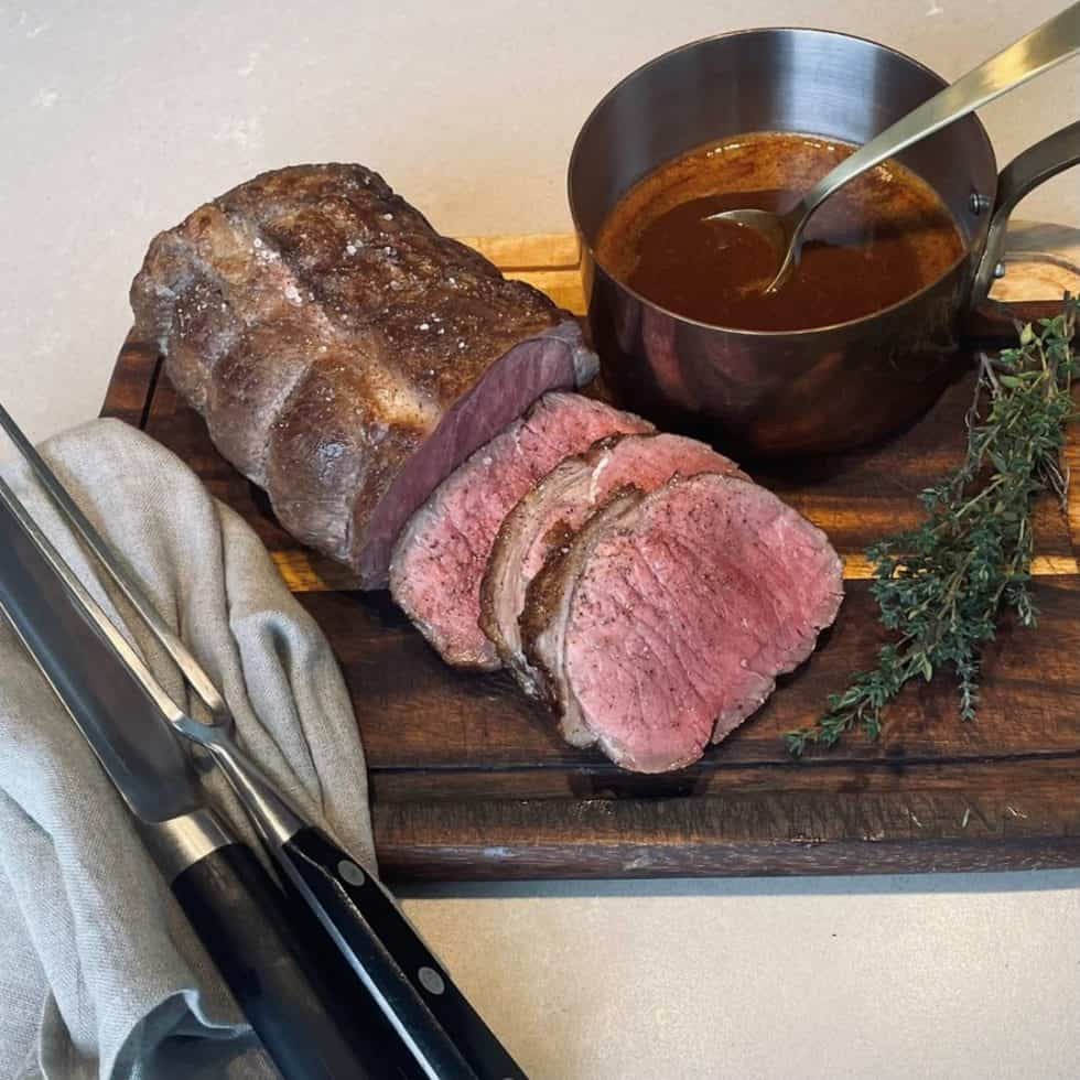 Recept | Entrecote rollade met gebakken spinazie, tuinkruiden ...